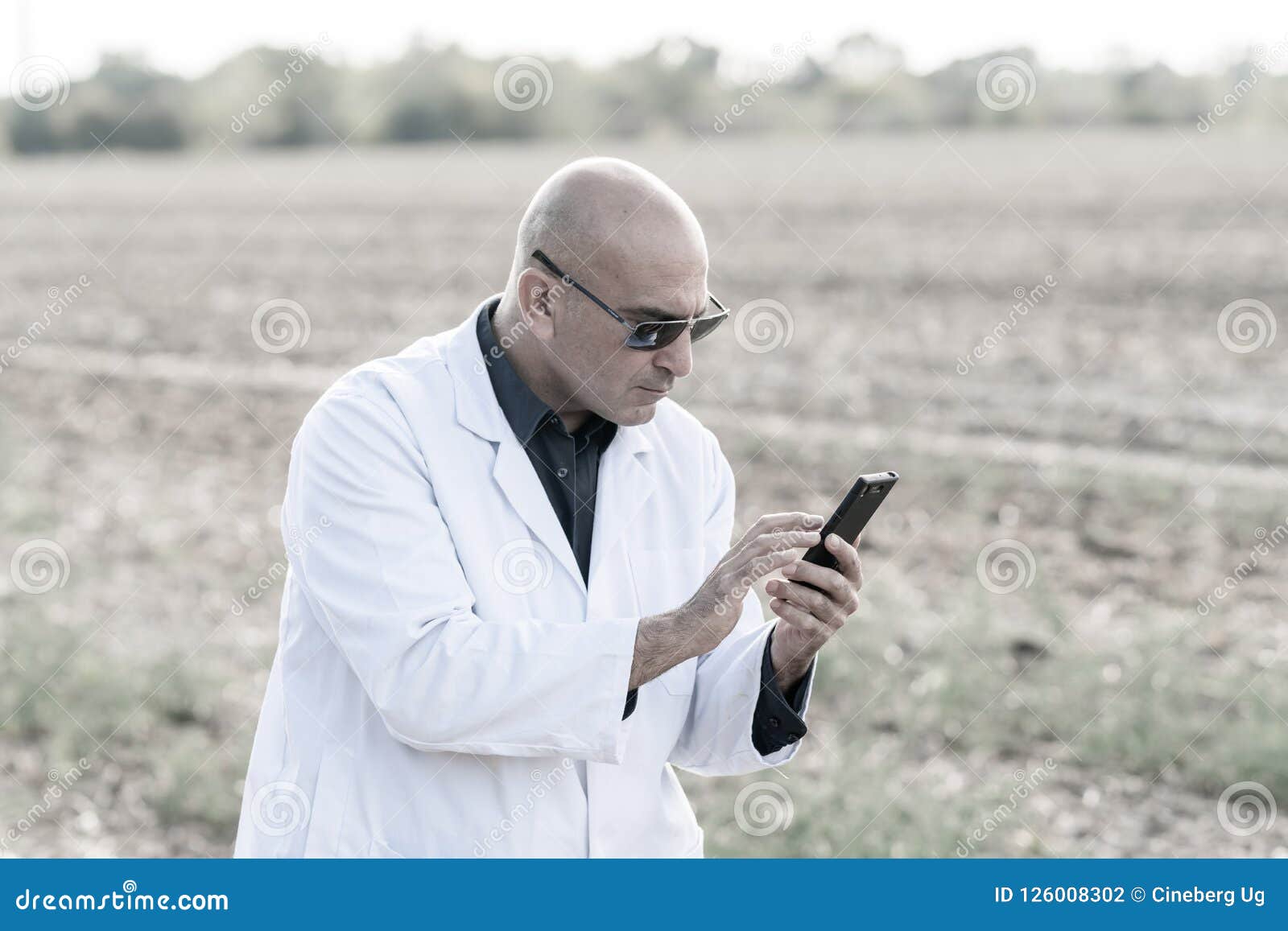Agronomist at work editorial photography. Image of agronomist - 126008302