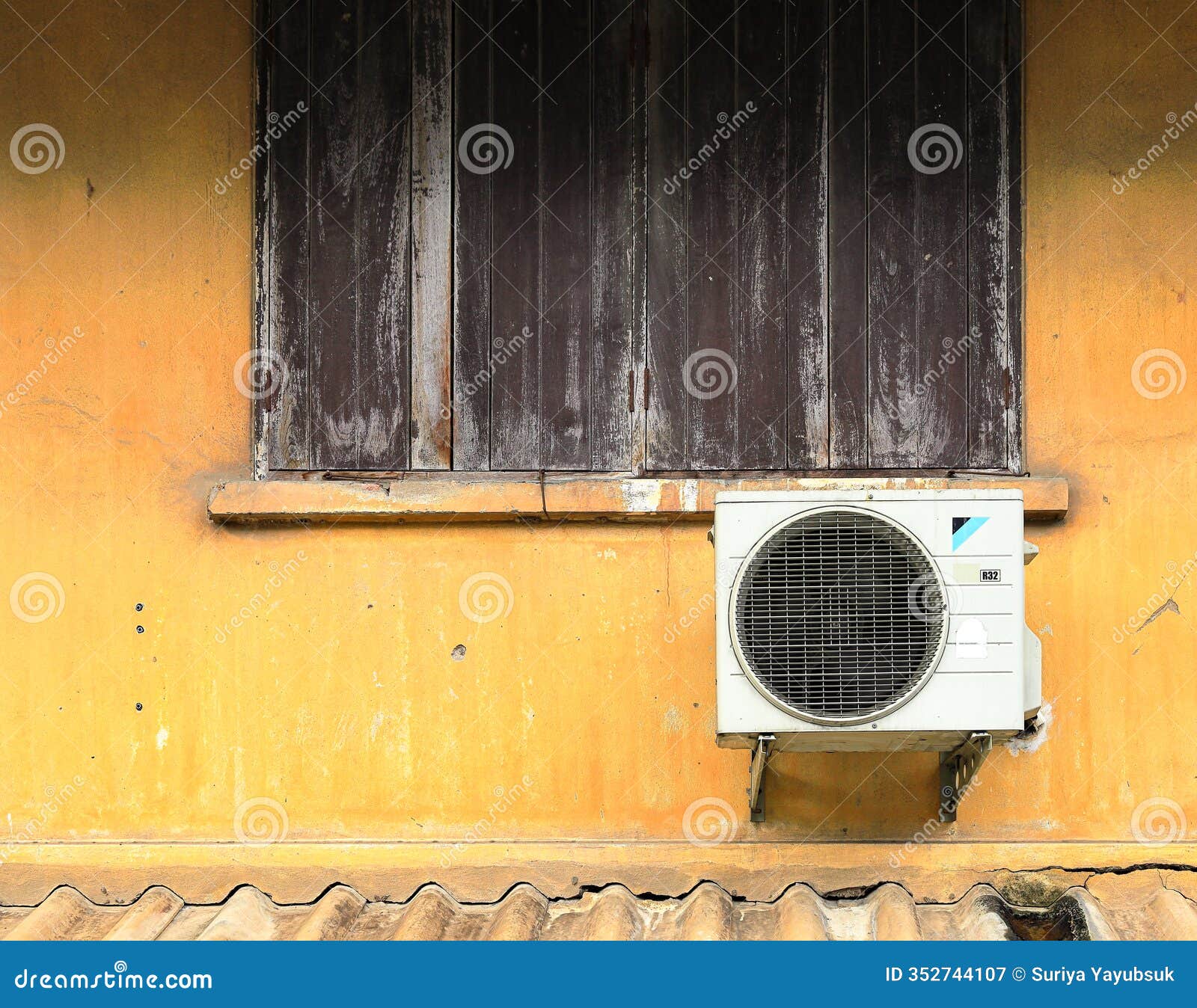 Condensing Unit Of Air Conditioning Systems Royalty-Free Stock Photo ...