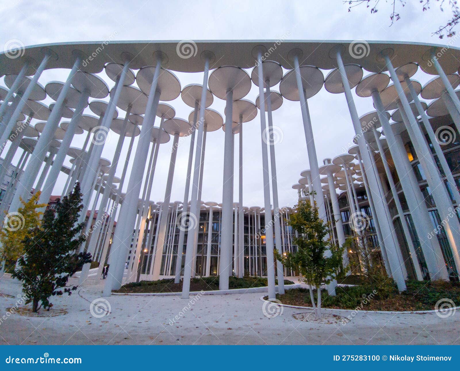 Modern Architecture Concept - Interesting Mushroom Like Pilon ...