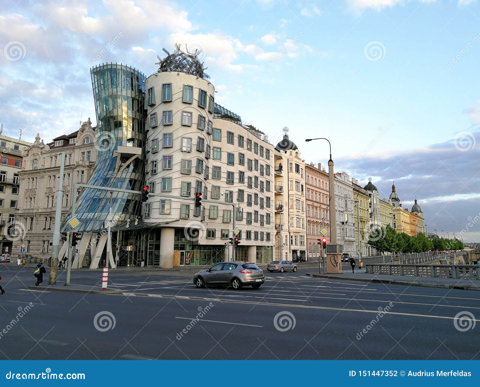 Dancing House Building in Prague, Czech Republic Editorial Photography ...