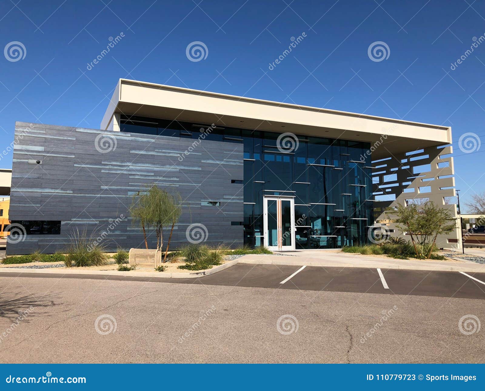 Modern Design of a Bank in Gilbert Arizona. Editorial Stock Photo ...