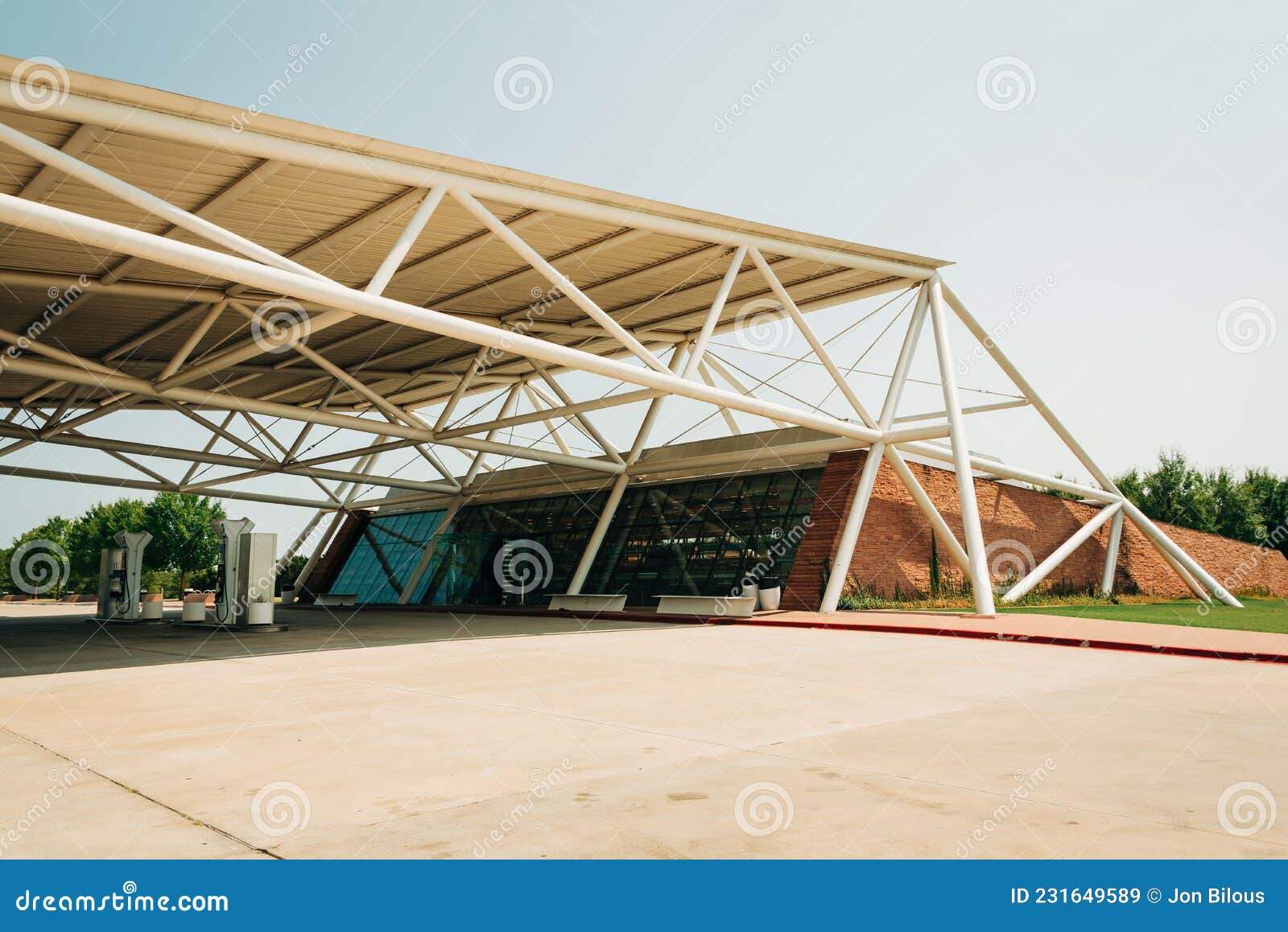 Modern Architecture at Pops Route 66 Soda Ranch, in Arcadia, Oklahoma ...
