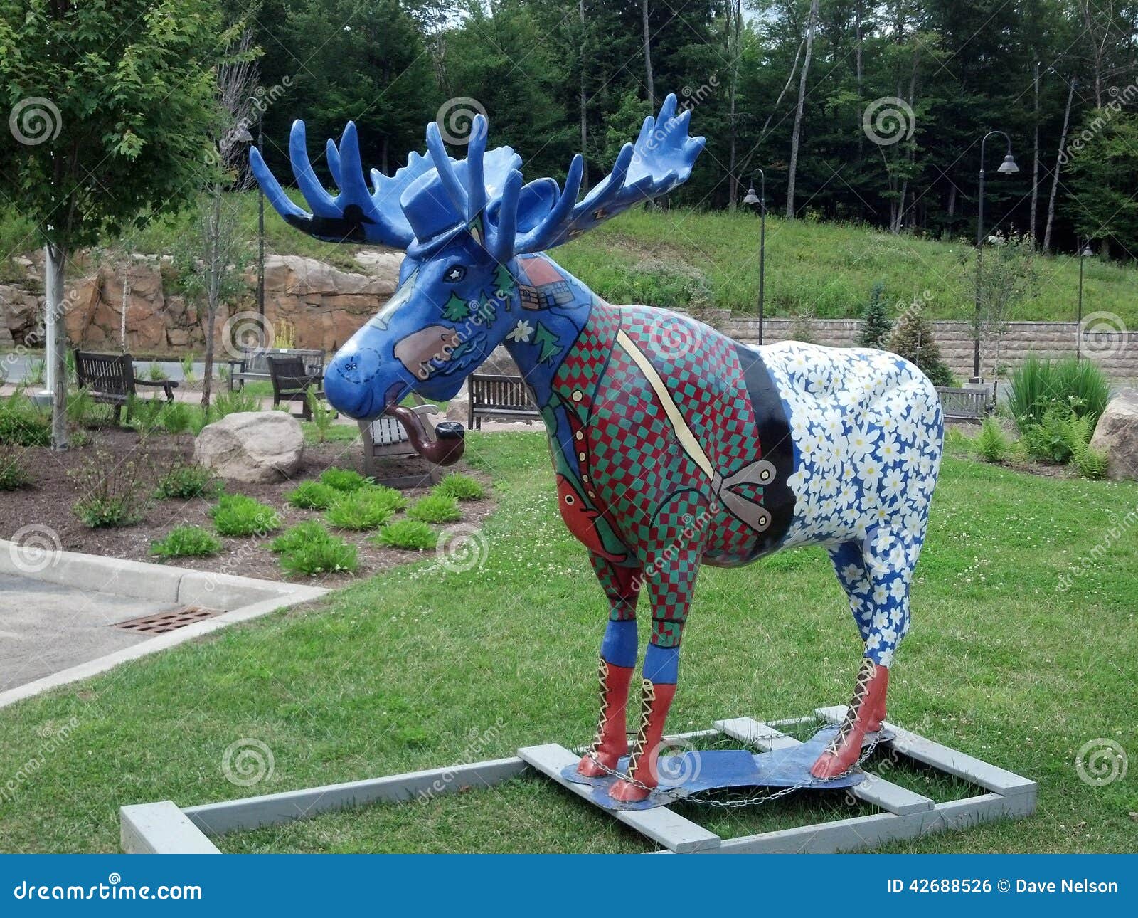 Modern art moose statue editorial photo. Image of moose - 42688526