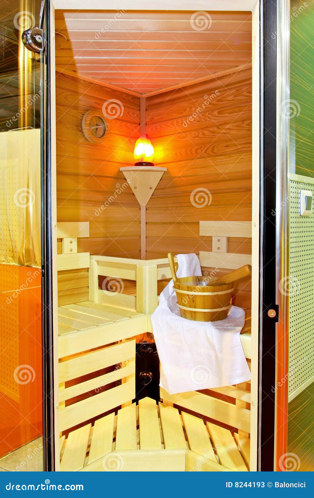 Modern bastu fotografering för bildbyråer. Bild av inre - 8244193