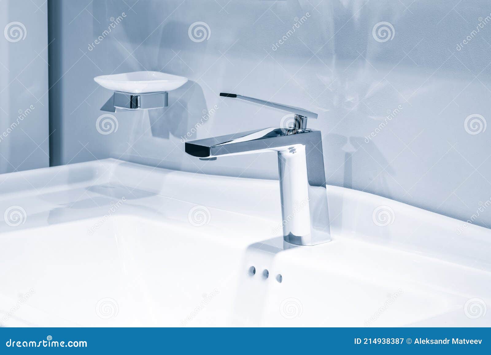 Modern Bathroom Interior, Clean Bright Stylish Designer Modern Bathroom ...