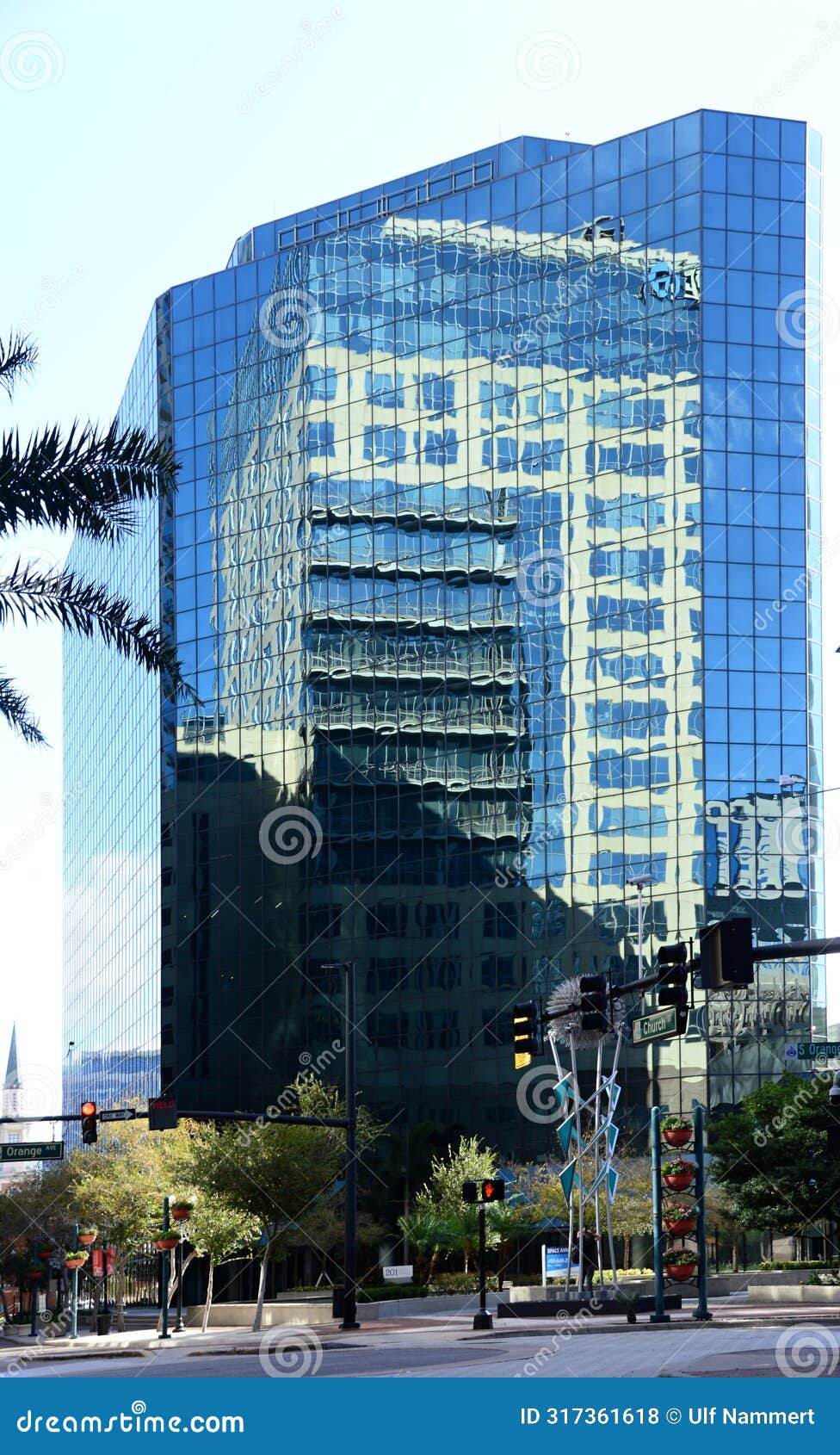 Modern Building in Downtown Orlando, Florida Editorial Stock Photo ...