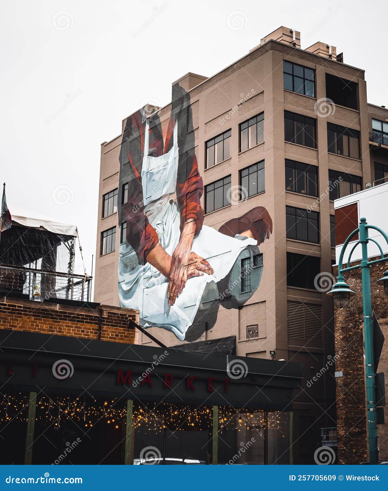 Modern Building with Graffiti Art Editorial Stock Image - Image of ...