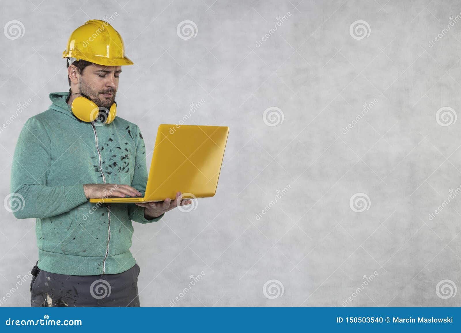Modern Building Supervisor Keeps the Computer in His Hands, Technology ...