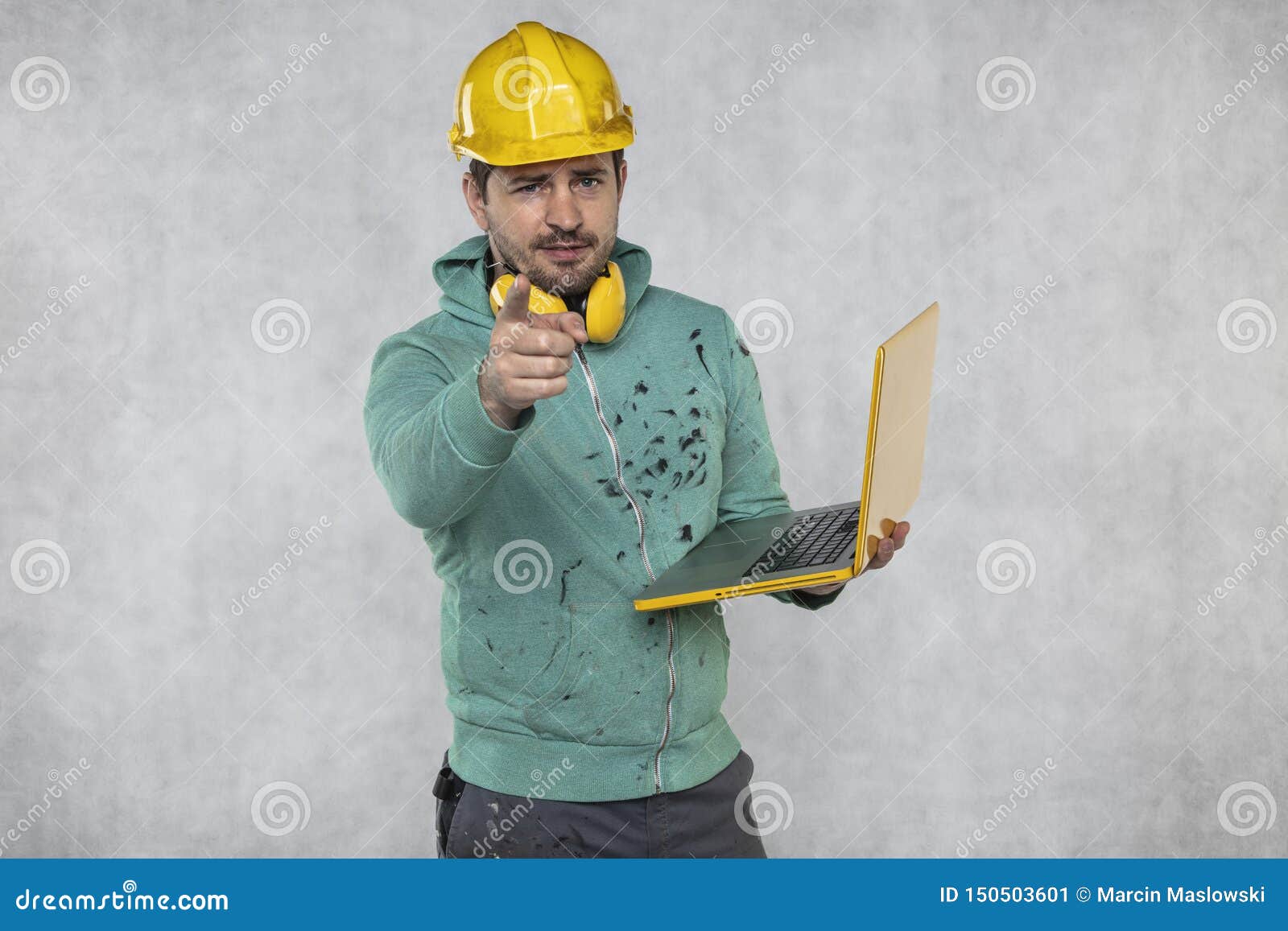 Modern Building Supervisor Keeps the Computer in His Hands, Technology ...