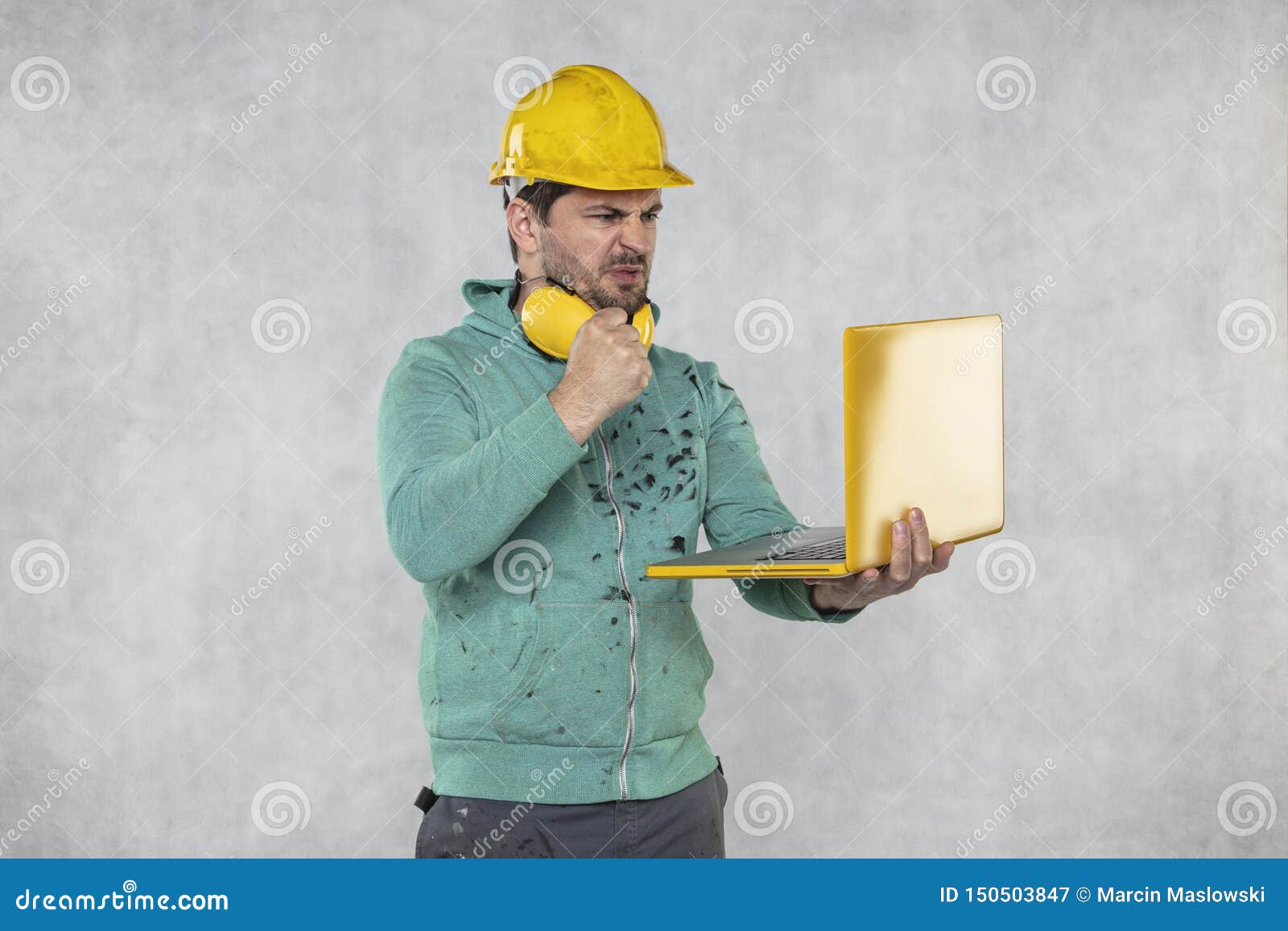 Modern Building Supervisor Keeps the Computer in His Hands, Technology ...