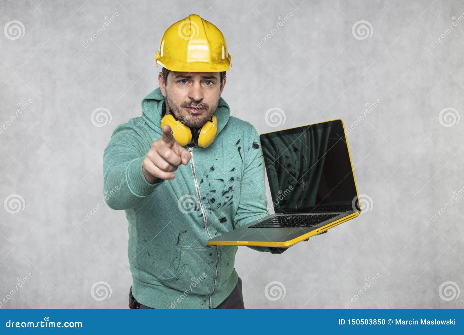 Modern Building Supervisor Keeps the Computer in His Hands, Technology ...