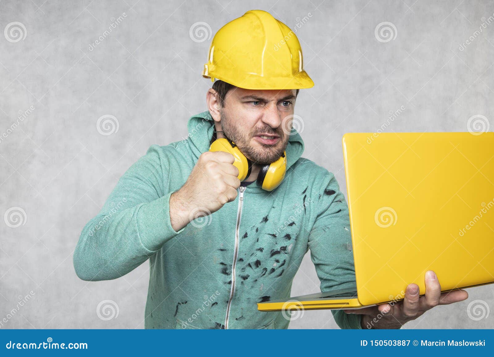 Modern Building Supervisor Keeps the Computer in His Hands, Technology ...