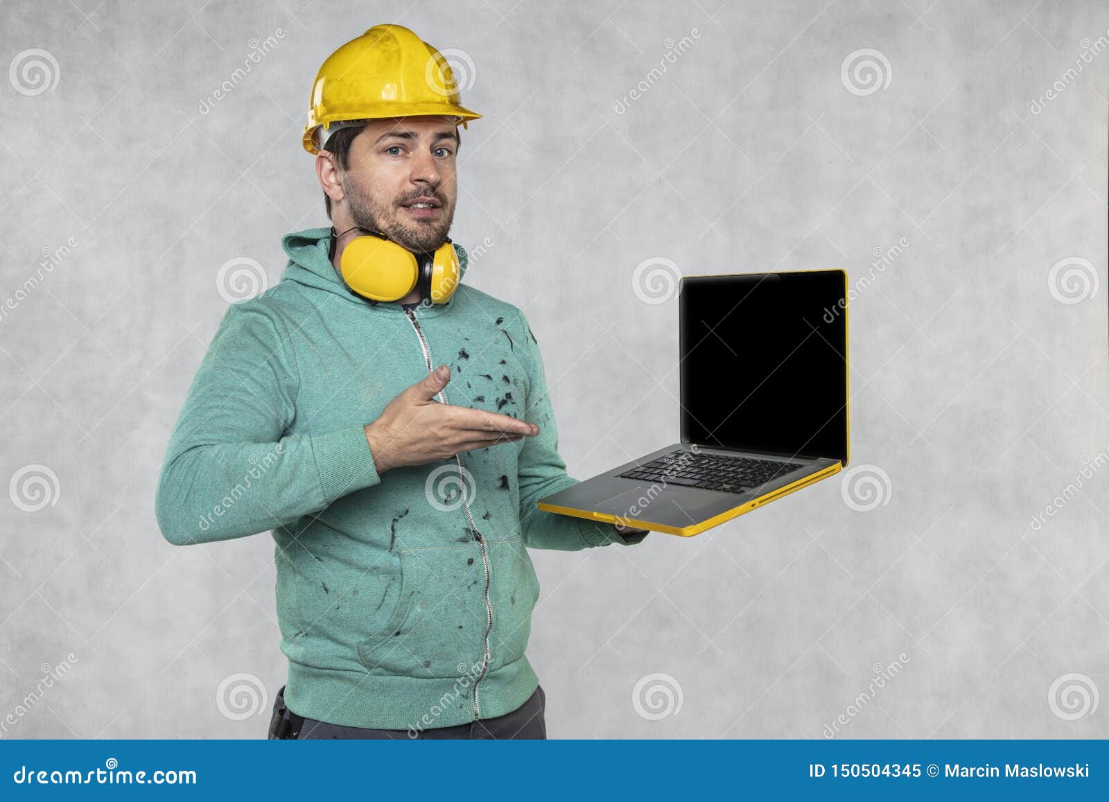 Modern Building Supervisor Keeps the Computer in His Hands, Technology ...