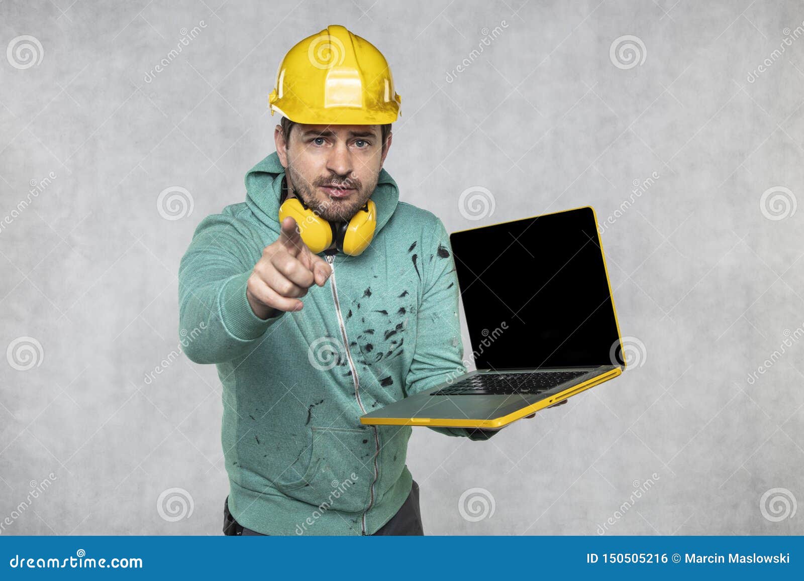 Modern Building Supervisor Keeps the Computer in His Hands, Technology ...