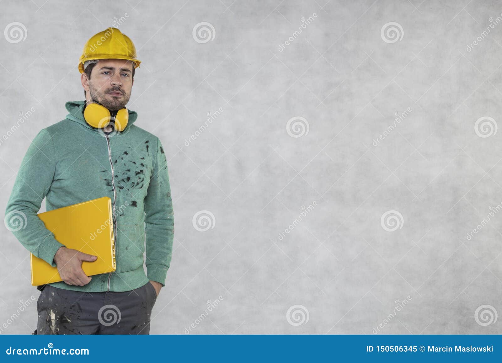 Modern Building Supervisor Keeps the Computer in His Hands, Technology ...