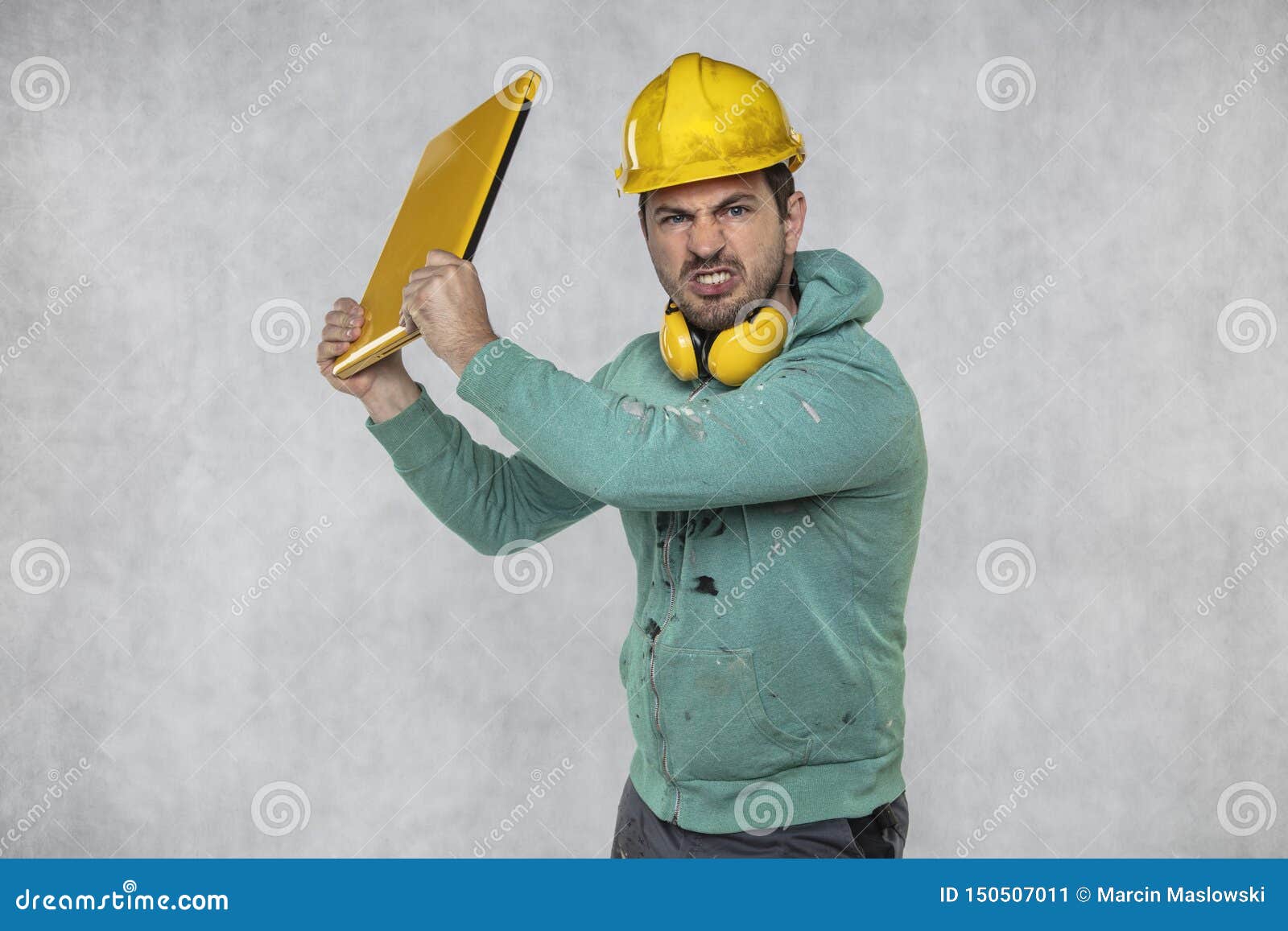 Modern Building Supervisor Keeps the Computer in His Hands, Technology ...