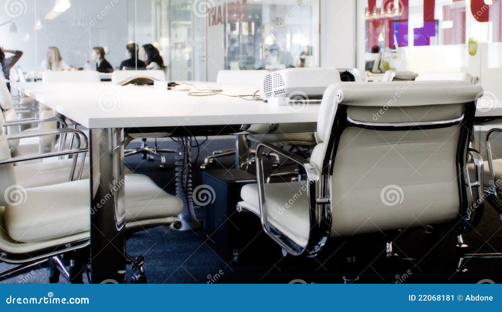 Modern bureau stock afbeelding. Image of modern, meubilair - 22068181