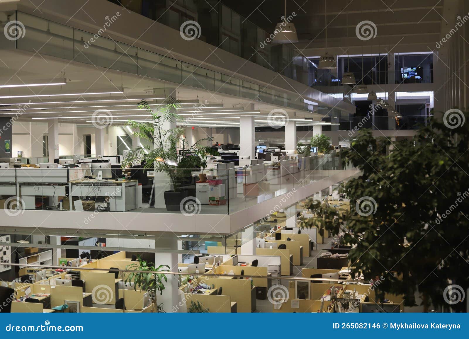Modern Co-working Open Space Office with Comfortable Workplaces of ...
