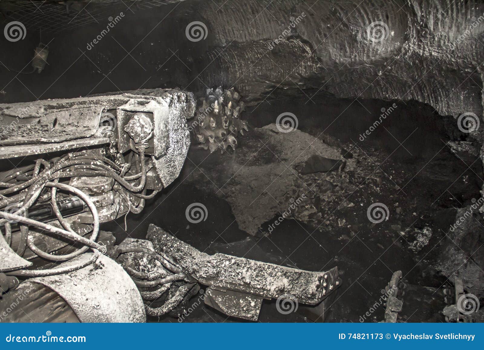 Modern Coal Mine Underground Stock Image - Image of geology, iron: 74821173