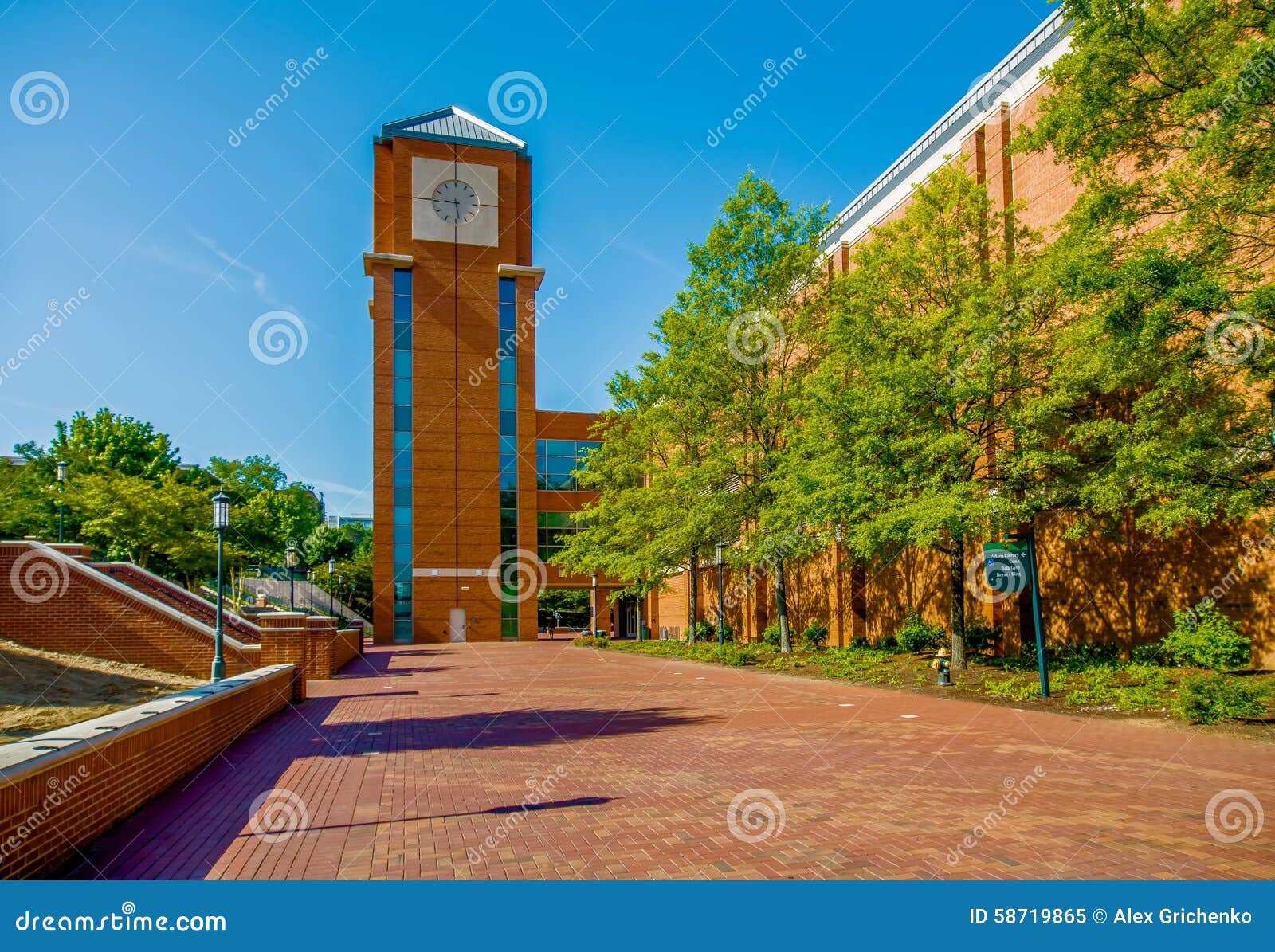 Modern College Campus Buildings Stock Image - Image of higher, american ...