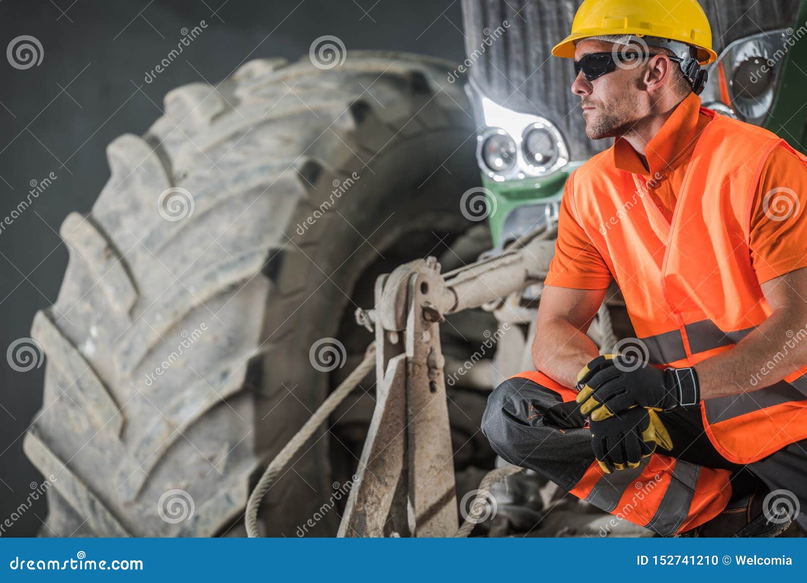 Modern Construction Operator Stock Photo - Image of wheel, bulldozer ...