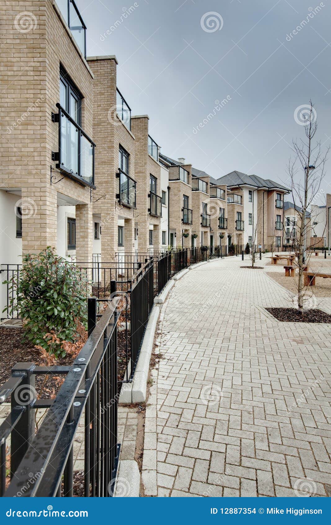 Modern Crescent of Townhouses and Apartments Stock Photo - Image of ...
