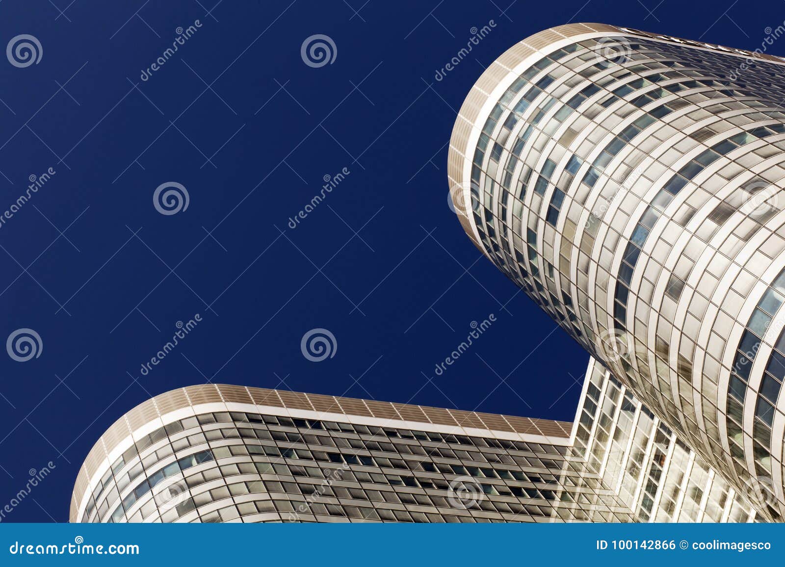 Modern Curved Building Stock Photos - Download 4,666 Royalty Free Photos
