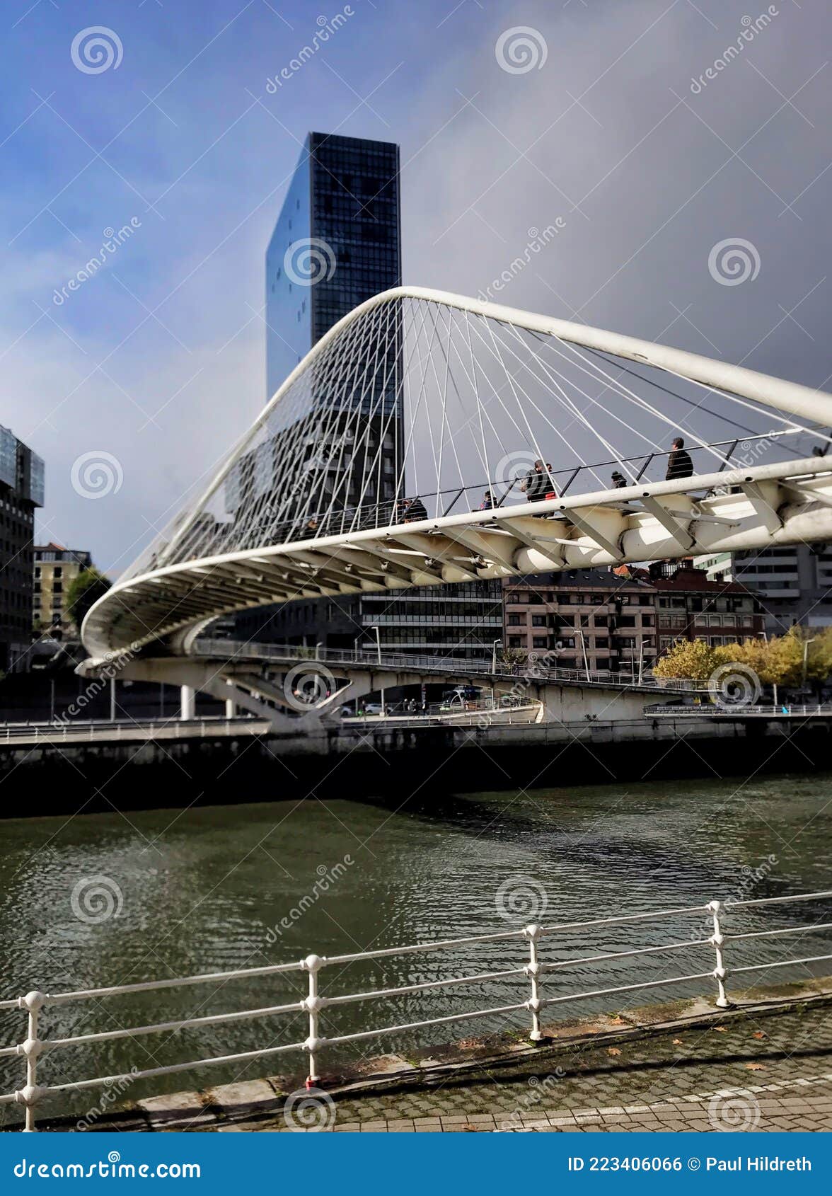 Modern Curved Footbridge in Bilbao Editorial Photo - Image of famous ...