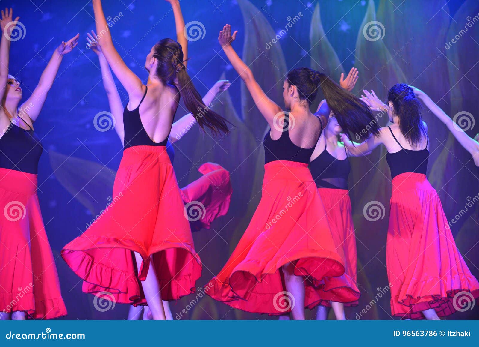 Modern dancers editorial photo. Image of movements, classes - 96563786