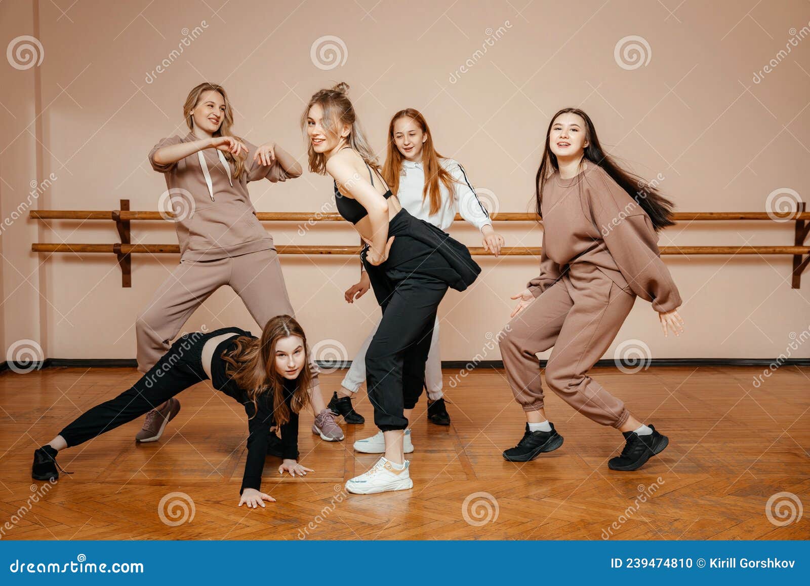 Professional Modern Dancers