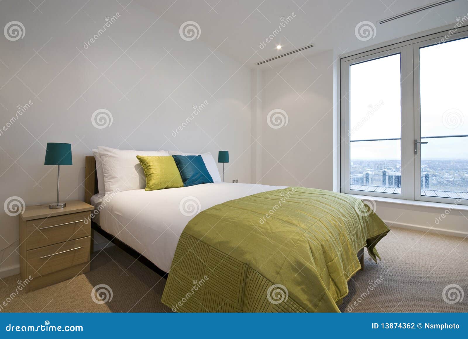 Modern Double Bedroom with King Size Bed Stock Photo - Image of indoor ...