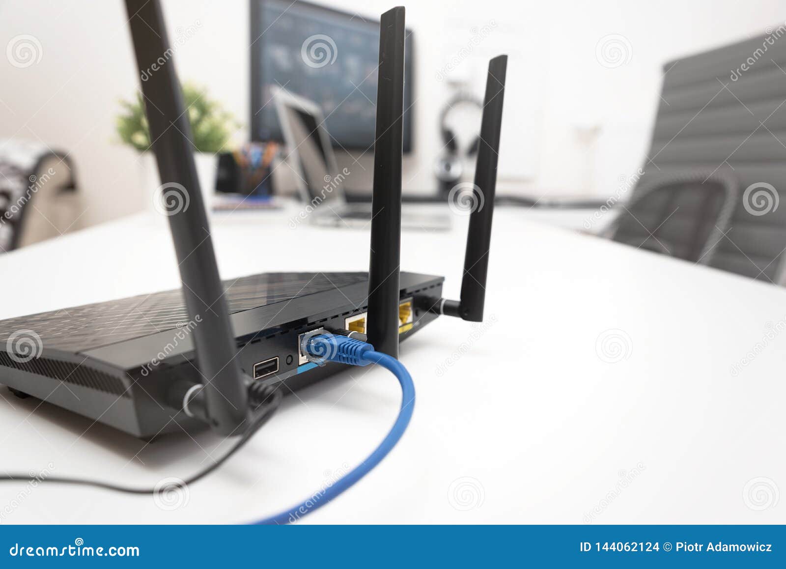 Modern Dual Band Wireless Router Stock Photo - Image of broadband ...