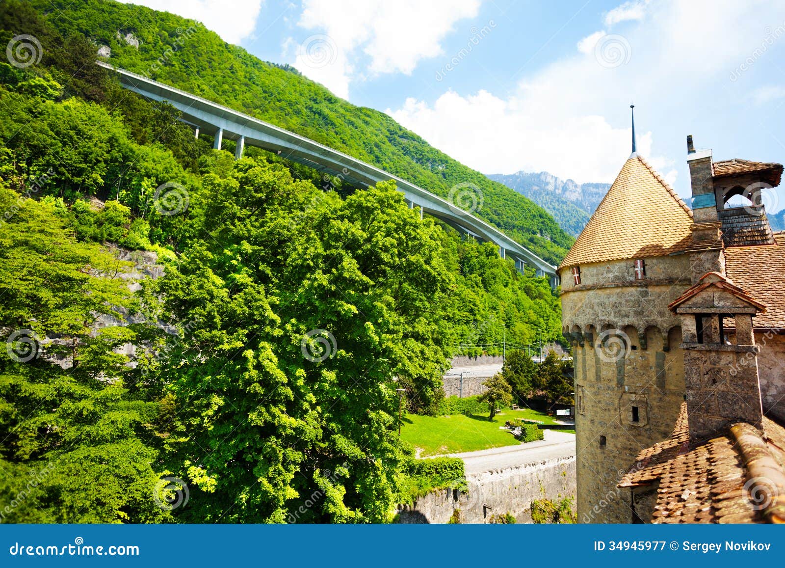 Modern En Afgelopen, Chateau DE Chillon Redactionele Fotografie - Image ...