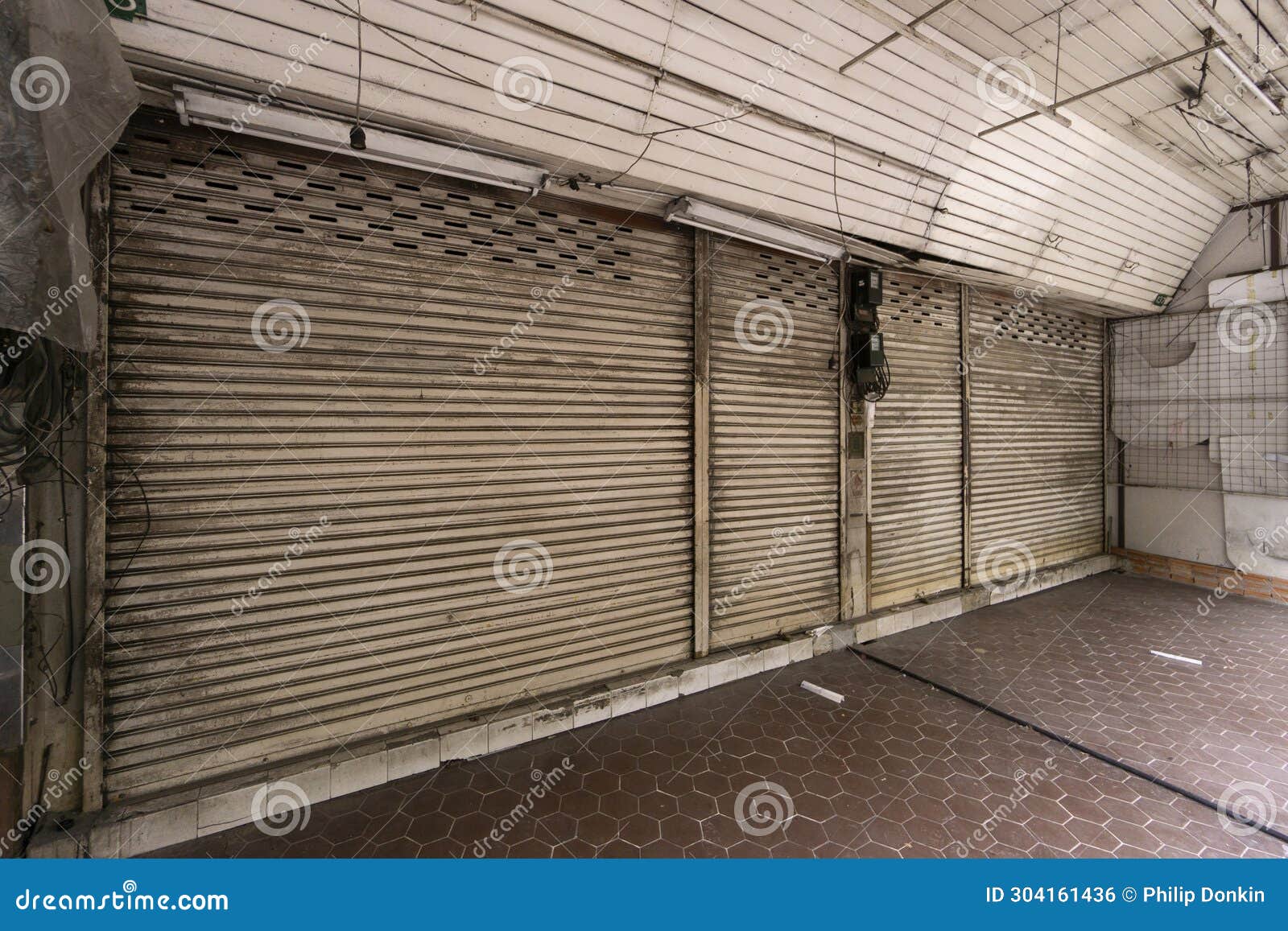 Modern Fabricated Buildings with Metal Cladding for Quick Assembly and ...