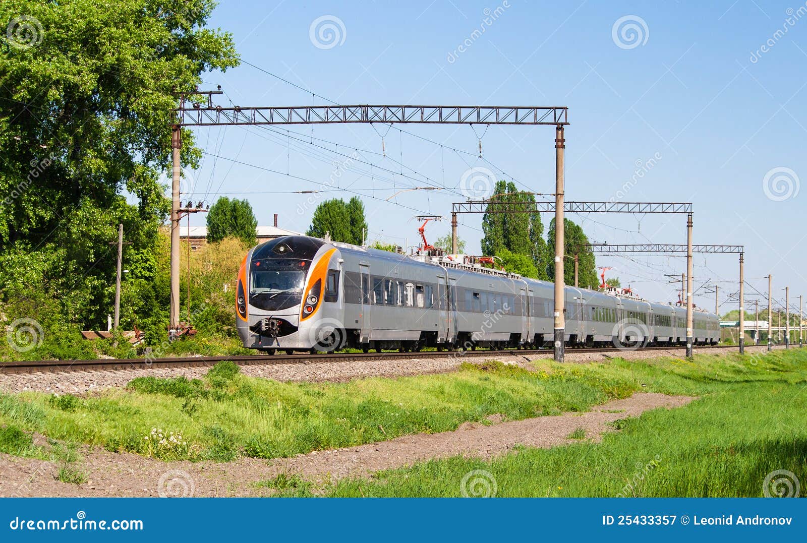 Modern Fast Passenger Train Stock Image - Image of commuter, european ...