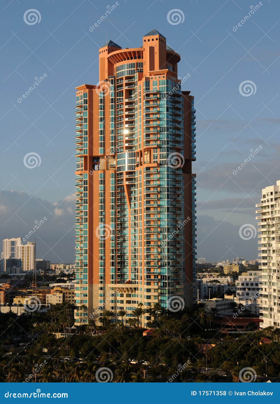 Modern Highrise Building Royalty Free Stock Photos - Image: 17571358