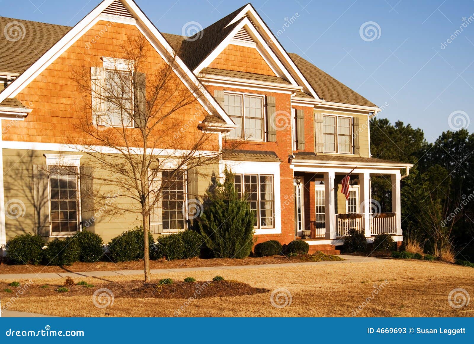 Modern Home stock image. Image of lifestyle, columns, georgia - 4669693