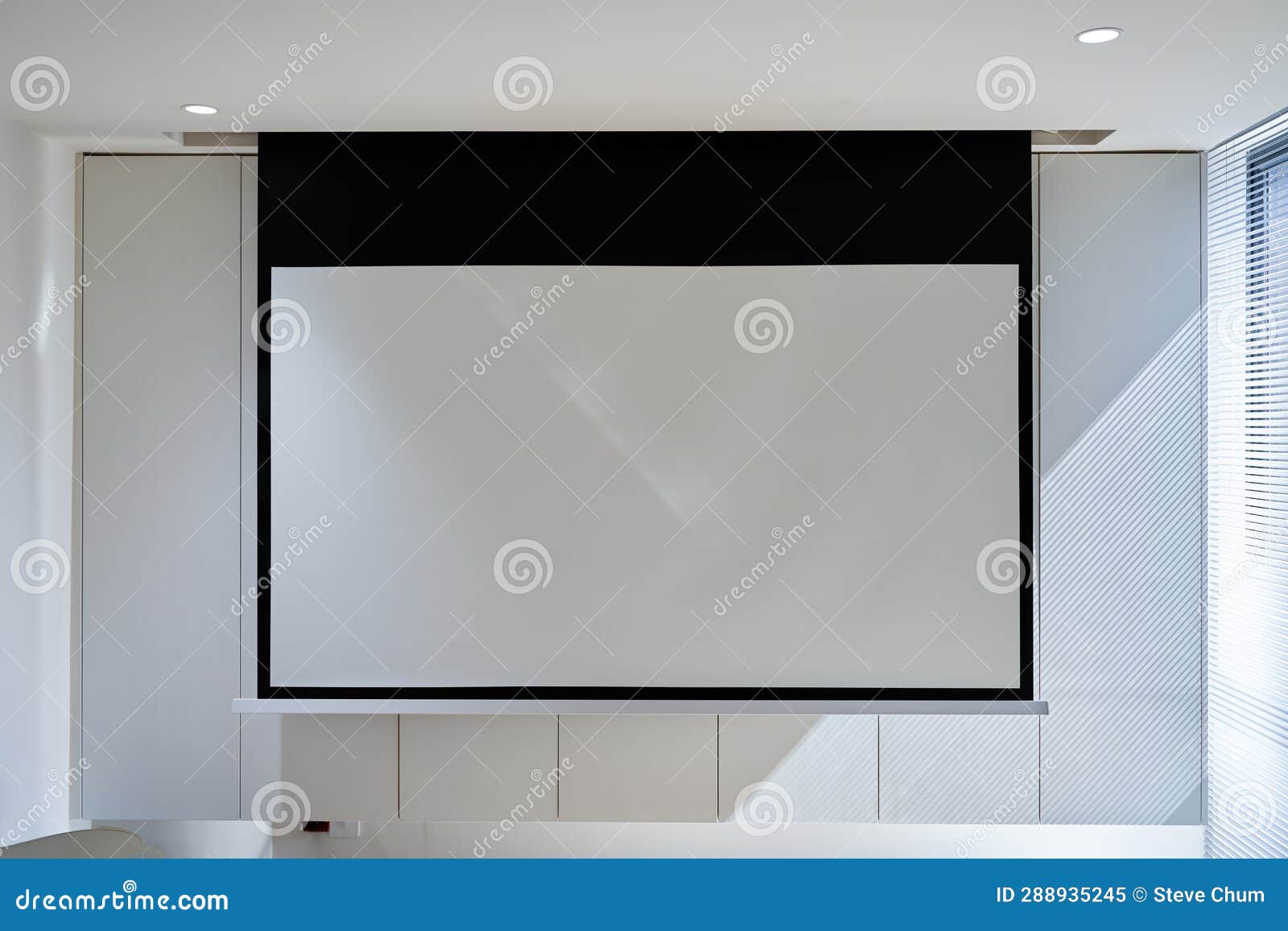 Modern Home Improvement White Lockers and Electric Projection Screen ...
