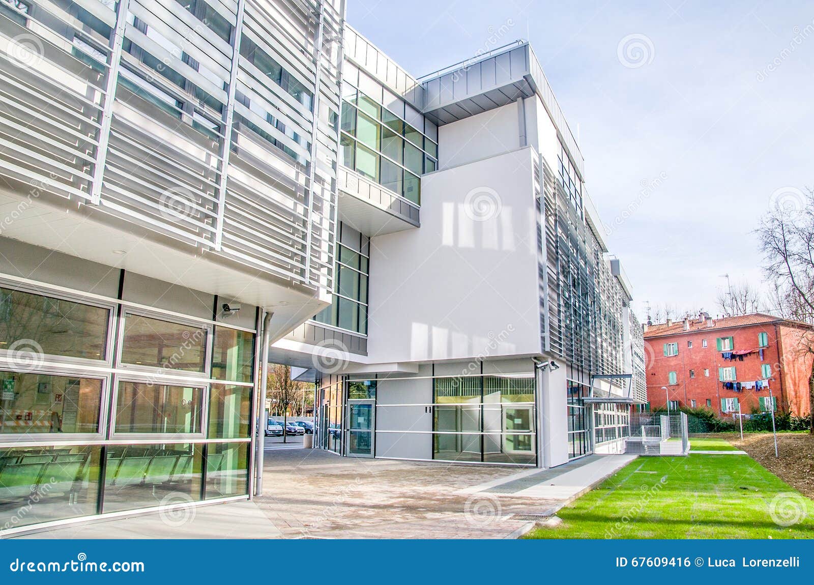 Modern Hospital Exterior Design