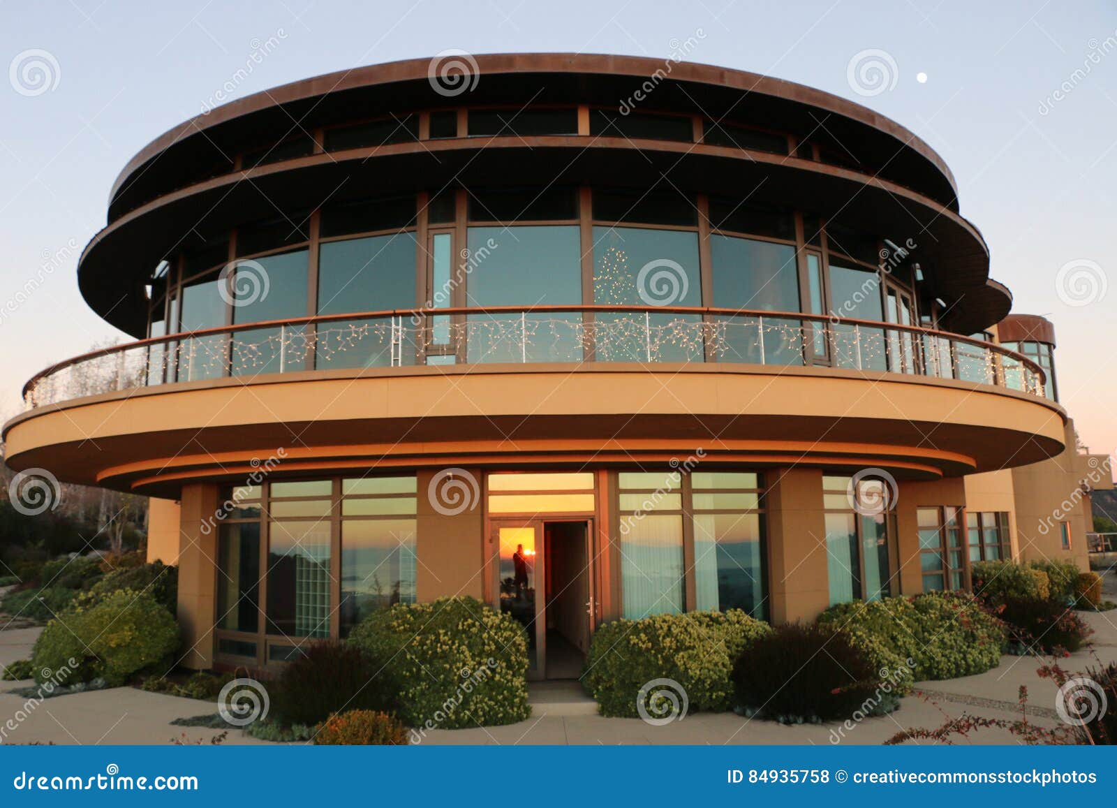 Modern House Picture. Image: 84935758