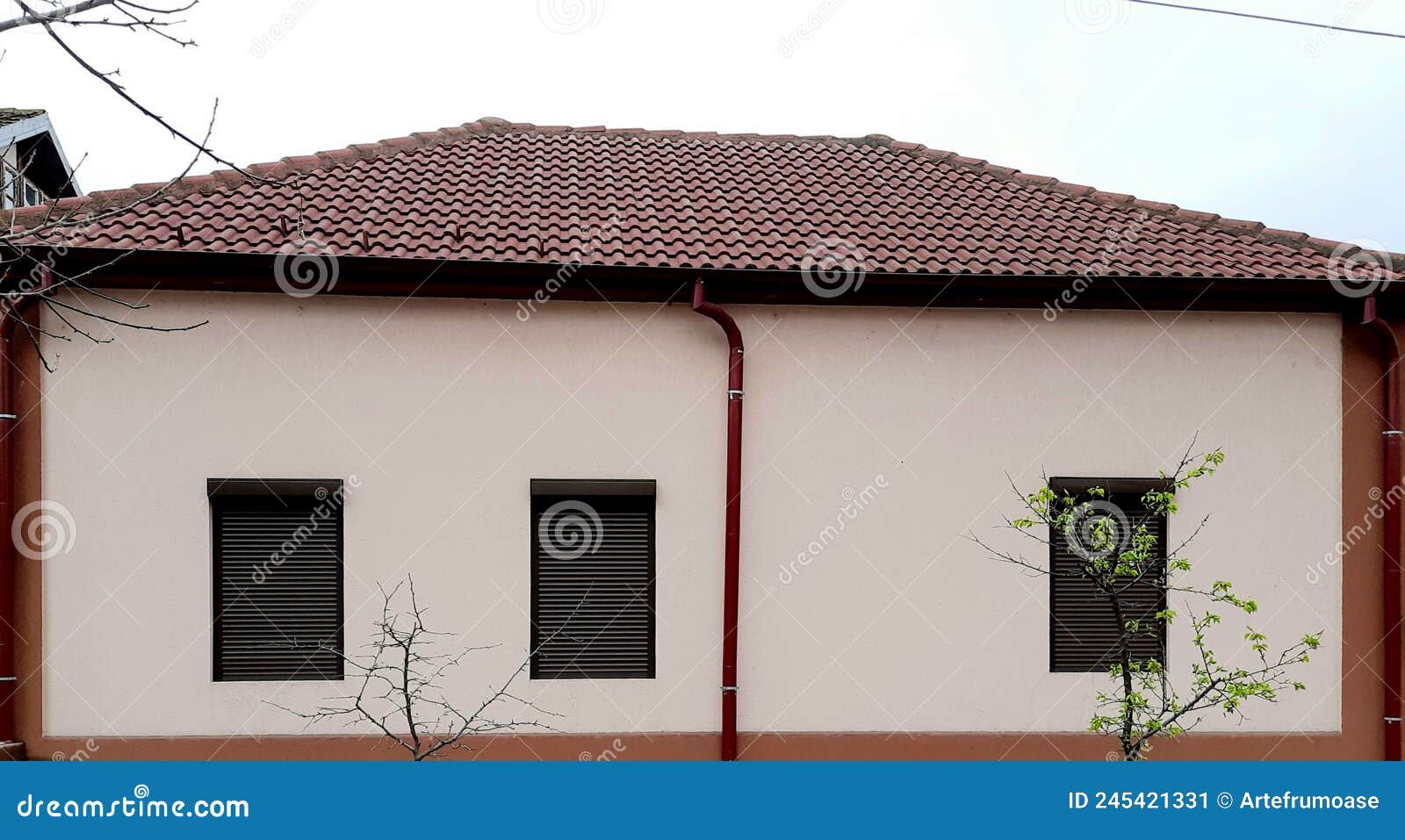 Modern House with 3 Windows Stock Image - Image of windo, modern: 245421331
