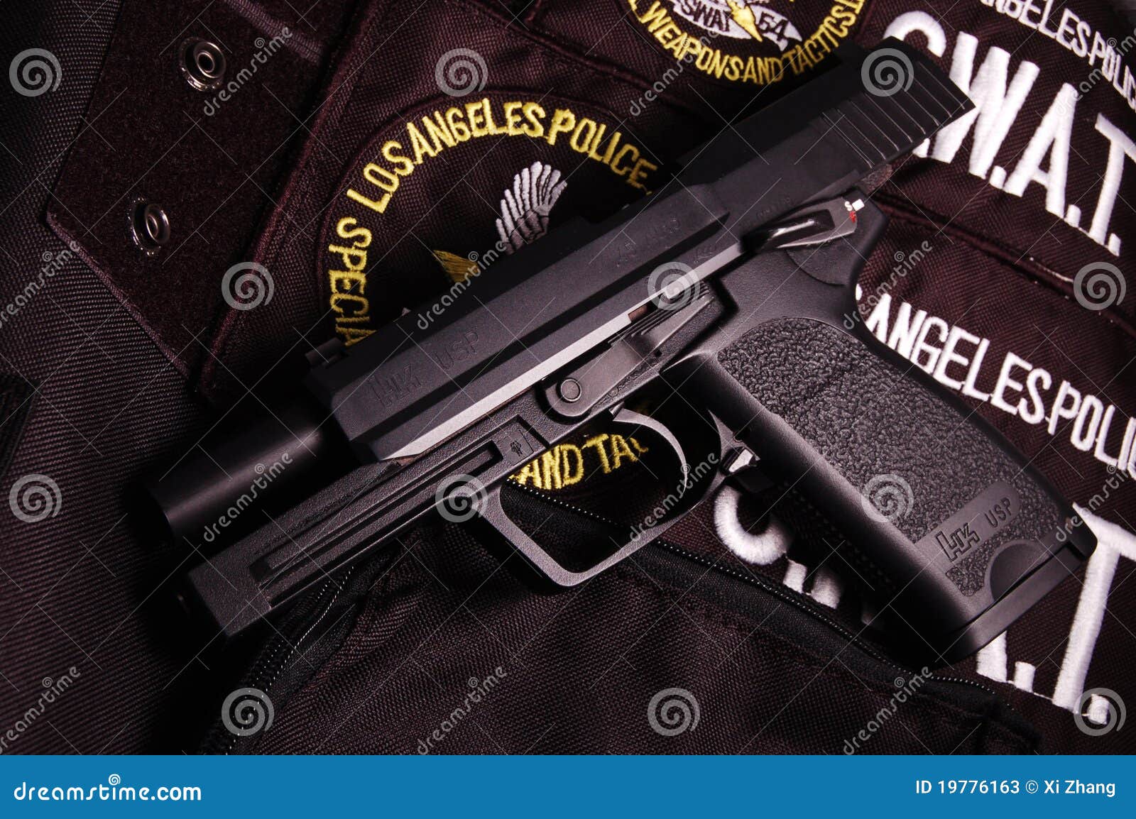 Modern Kanon - pistool USP redactionele stock foto. Image of gemaakt ...