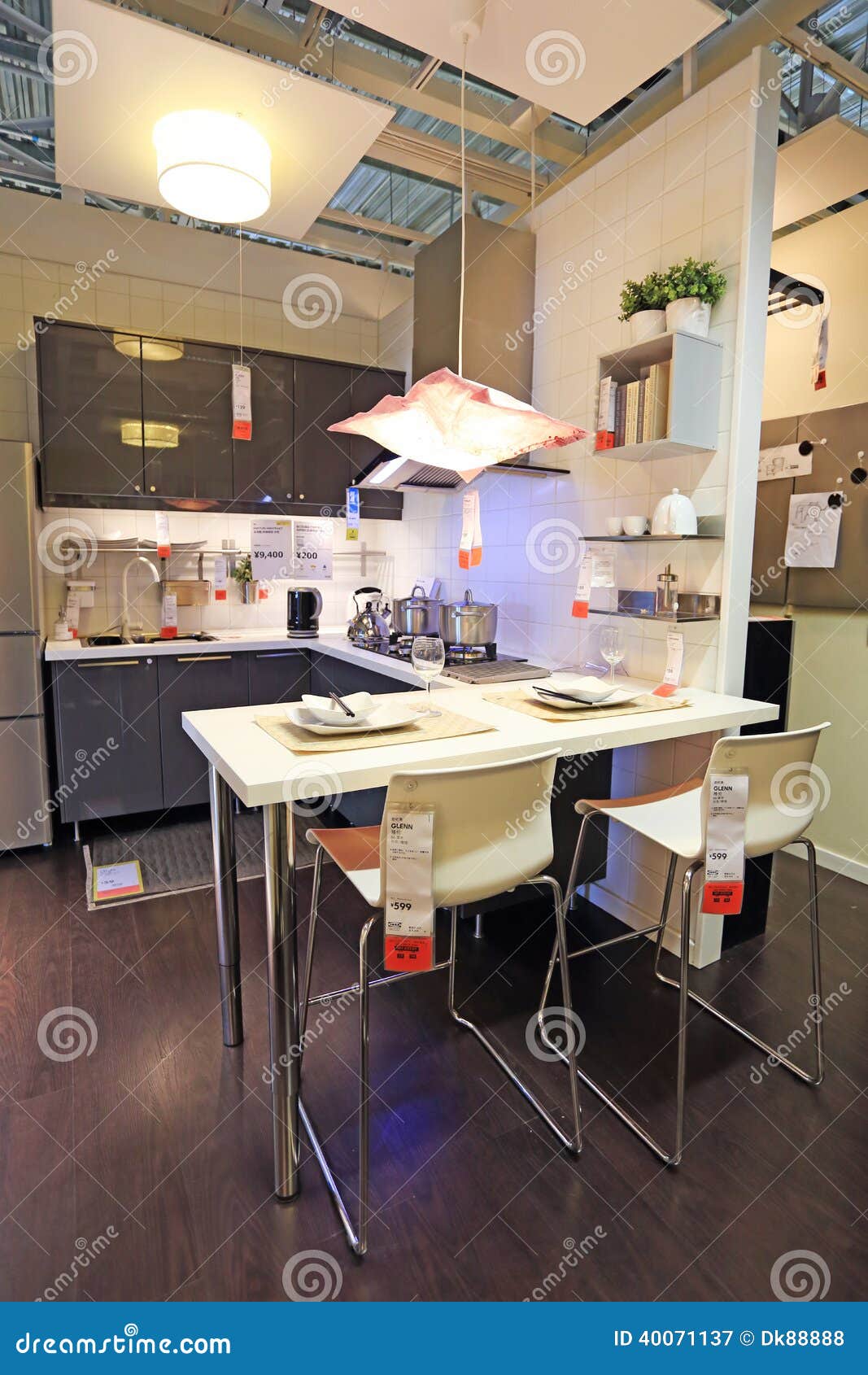 Modern kitchen editorial photography. Image of diner - 40071137