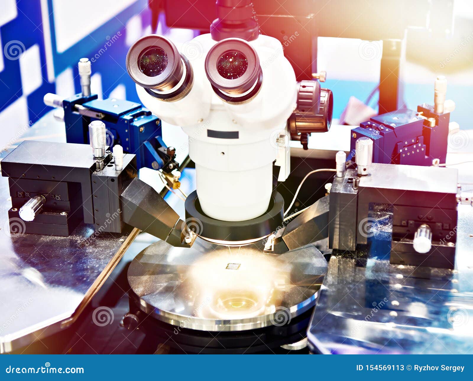 Stereo Microscope Inside A Laminar Flow Cabinet Stock Photo ...