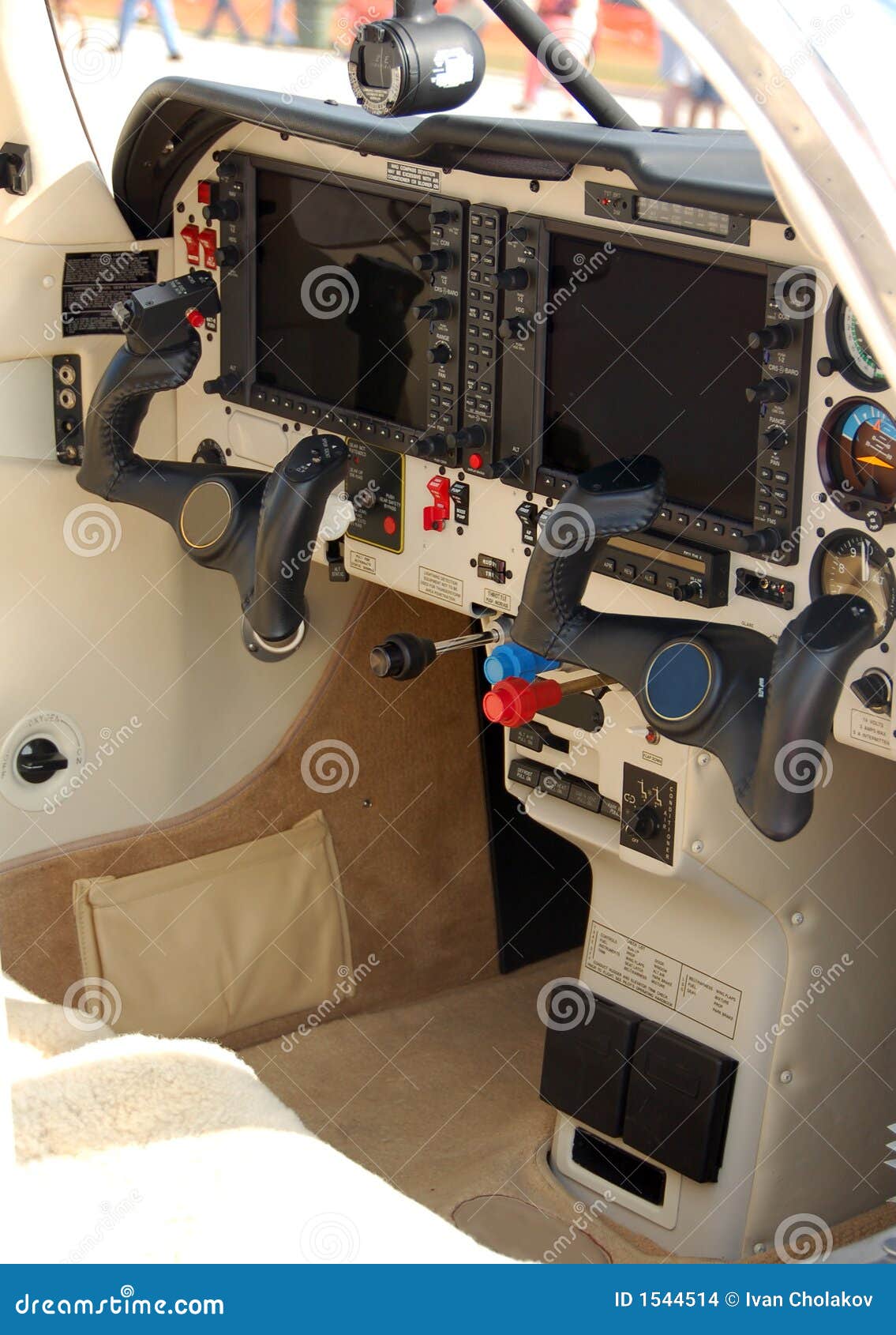 Modern Light Airplane Cockpit Stock Photo - Image of hightech, dash ...