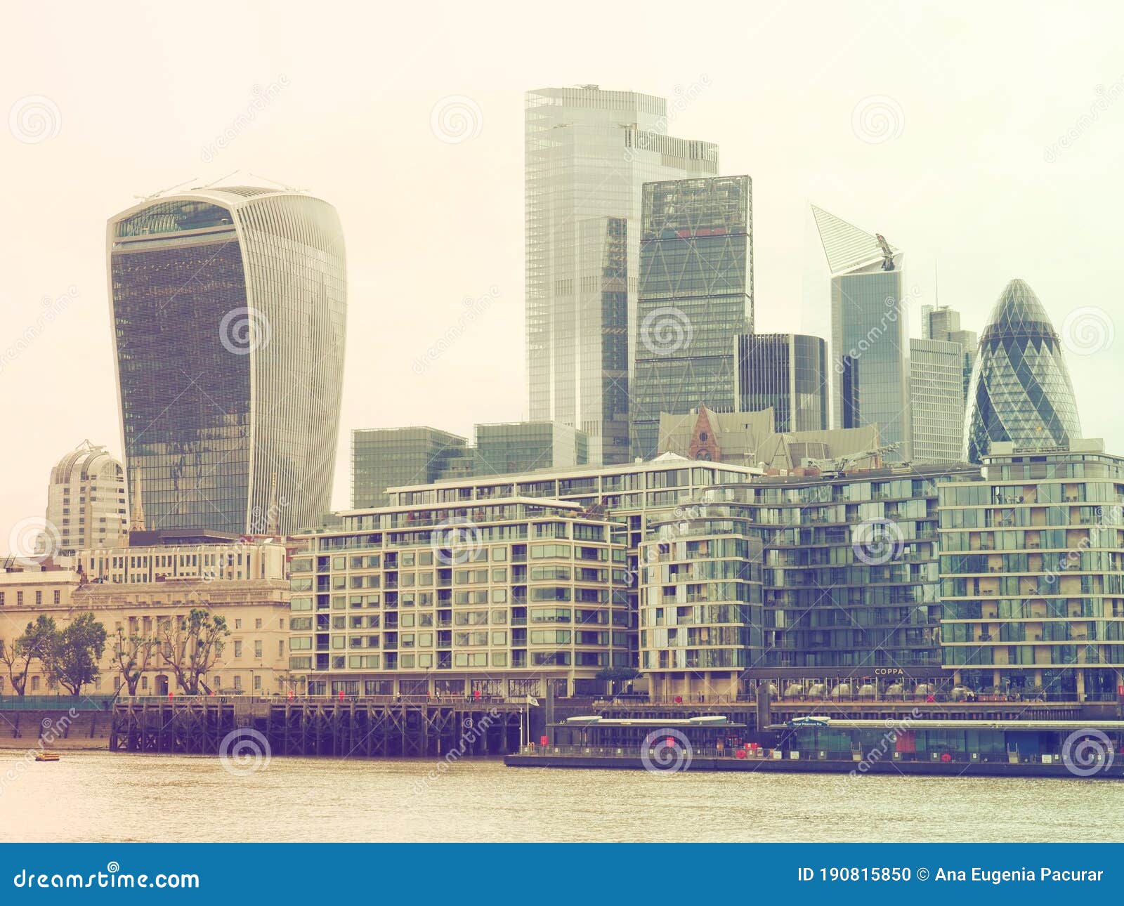 Modern London editorial image. Image of building, transport - 190815850