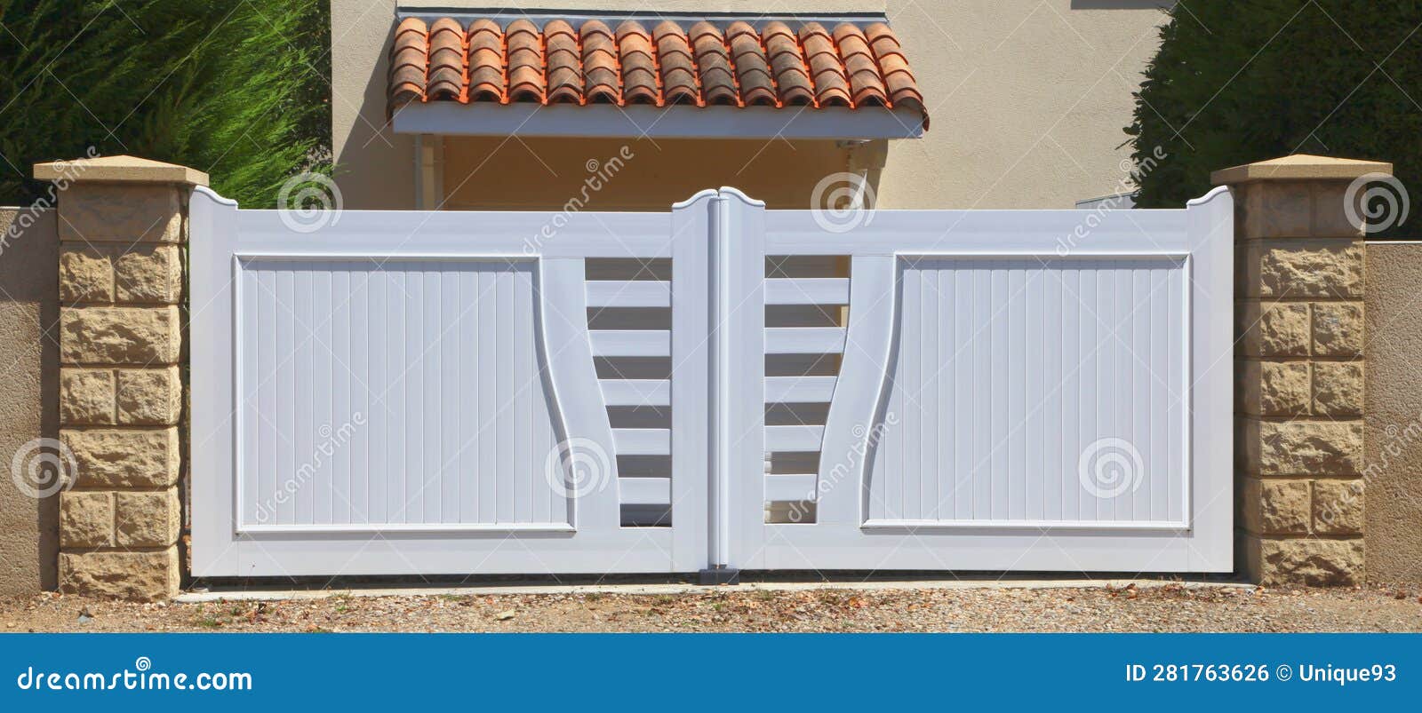 Modern-looking White Aluminium Gate Stock Photo - Image of house ...