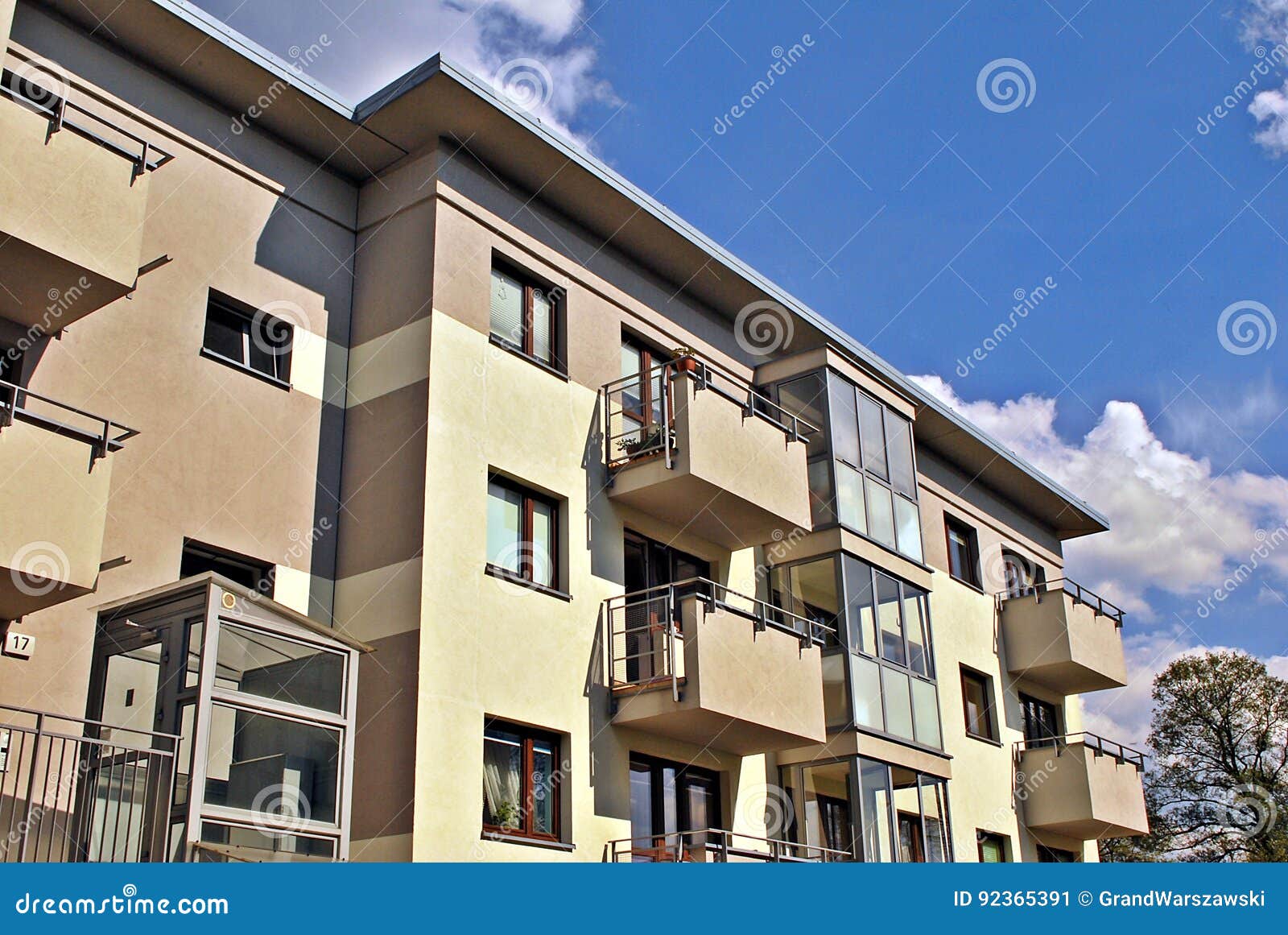 Modern, Luxury Apartment Building Editorial Photo - Image of horizontal ...