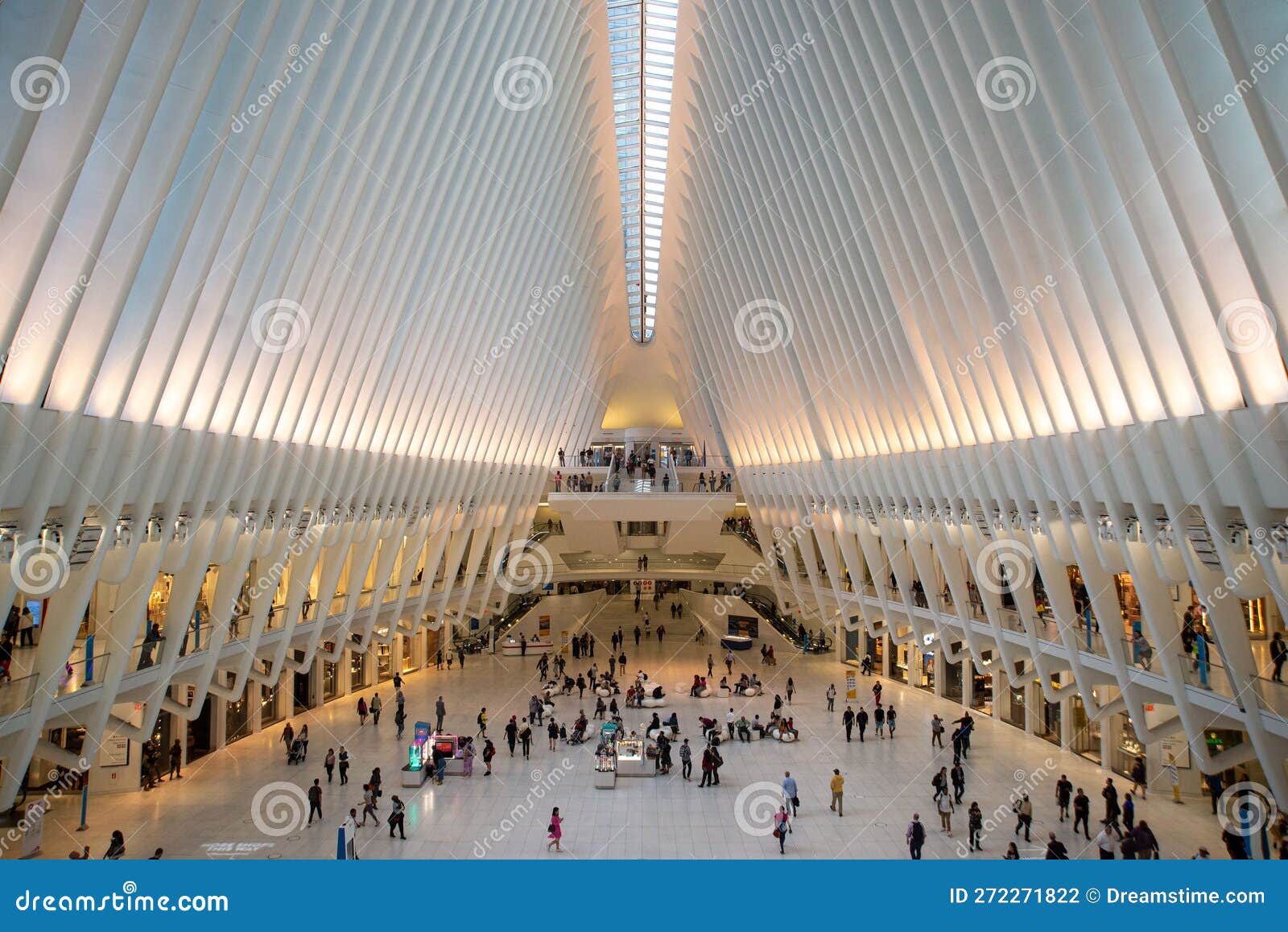 Modern Mall in New York with Contemporary Architecture. Editorial ...