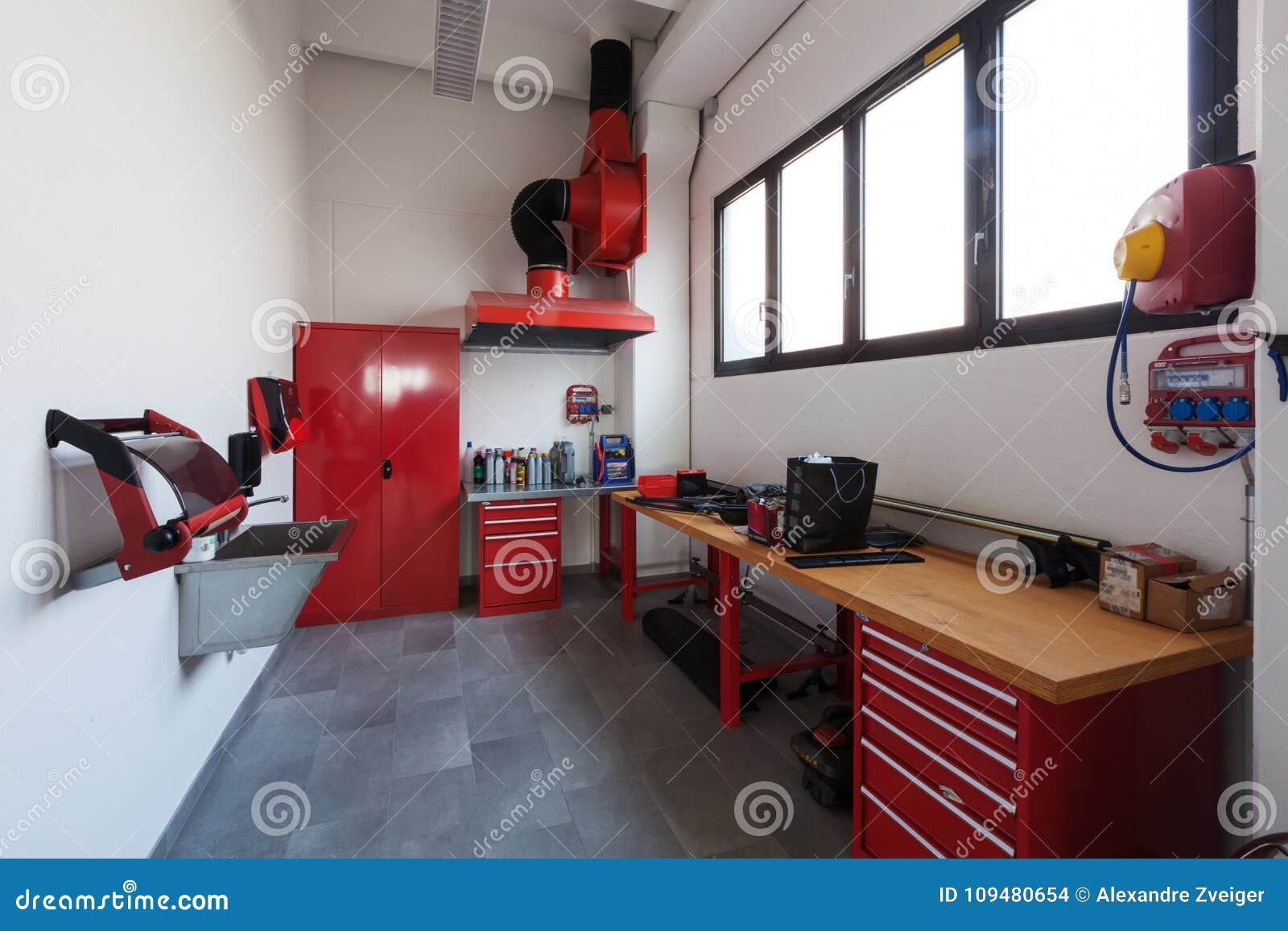 Modern Mechanical Workshop Interior Stock Photo - Image of inside ...